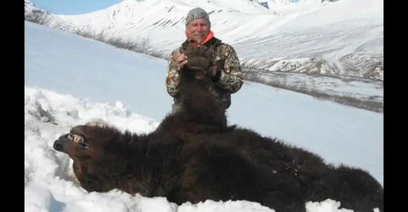 Man Proudly Posed With The Bear He Killed In The Most Inhumane Way And ...