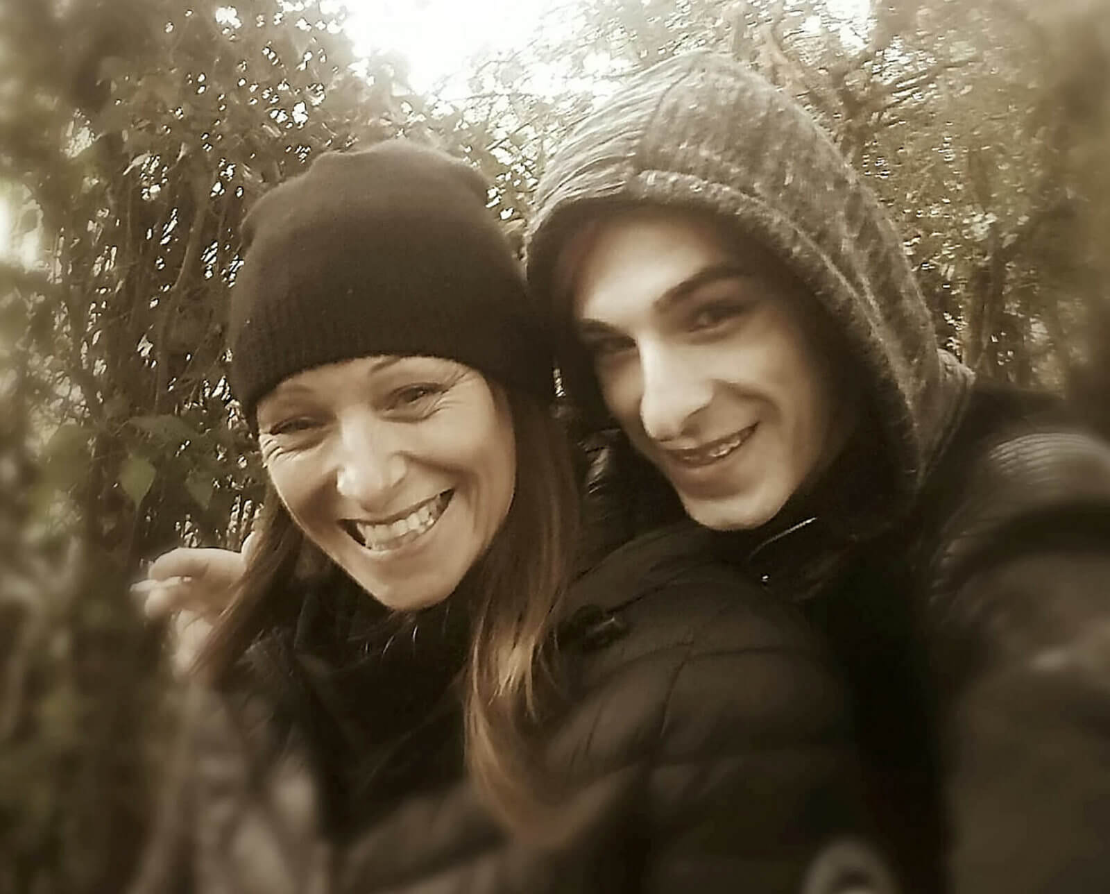 Teen Shows What 6 Cans Of Energy Drinks A Day Do To Your Teeth